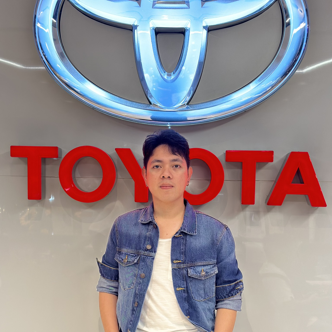 Carlo Yacat is an official sales agent of Toyota, Global City | AutoDeal.com.ph