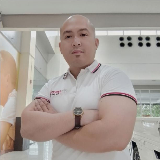 Nomer Pambid is an official sales agent of Toyota San Jose del Monte Bulacan | AutoDeal.com.ph