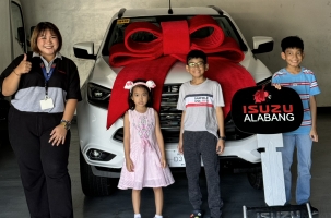 Sarah Piñero is an official sales agent of Isuzu Alabang | AutoDeal.com.ph