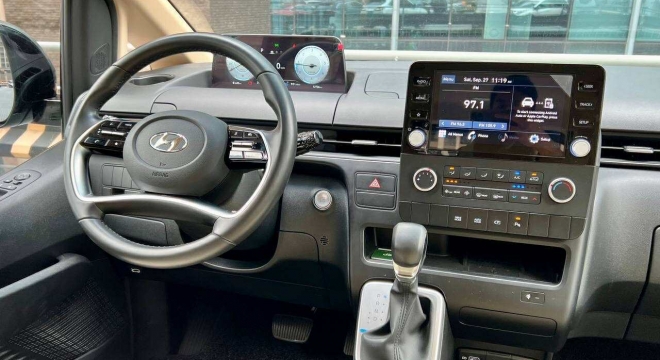 2023 Hyundai Staria GLS 2.2L AT Diesel Used Car For Sale in Makati City ...